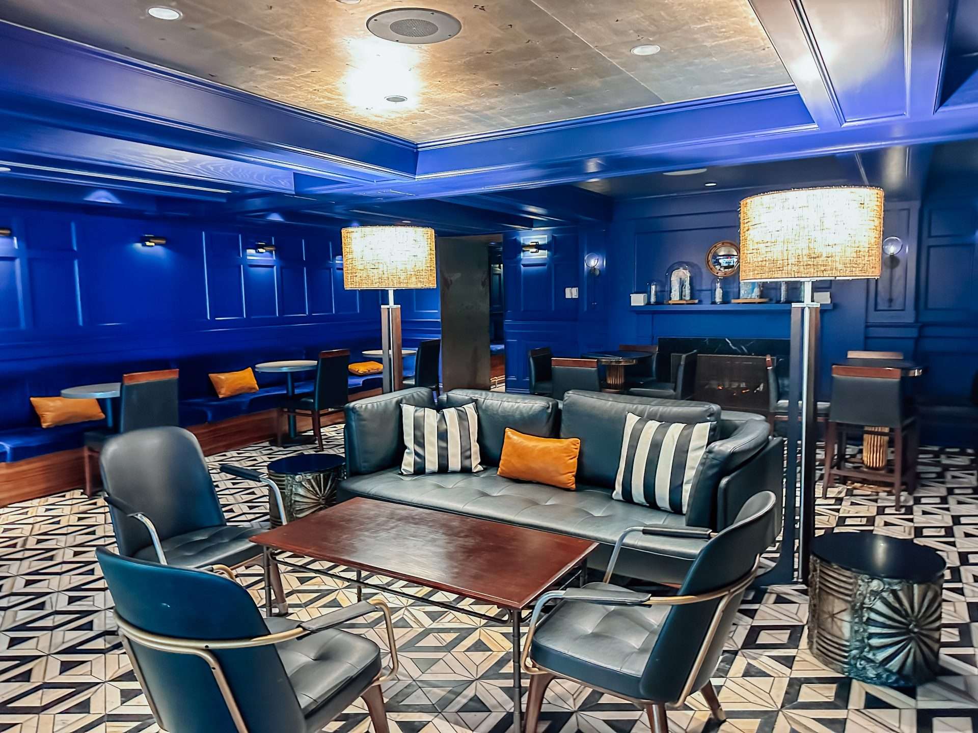 Ale And Compass Lounge Review at Disney's Yacht Club - Polka Dots ...